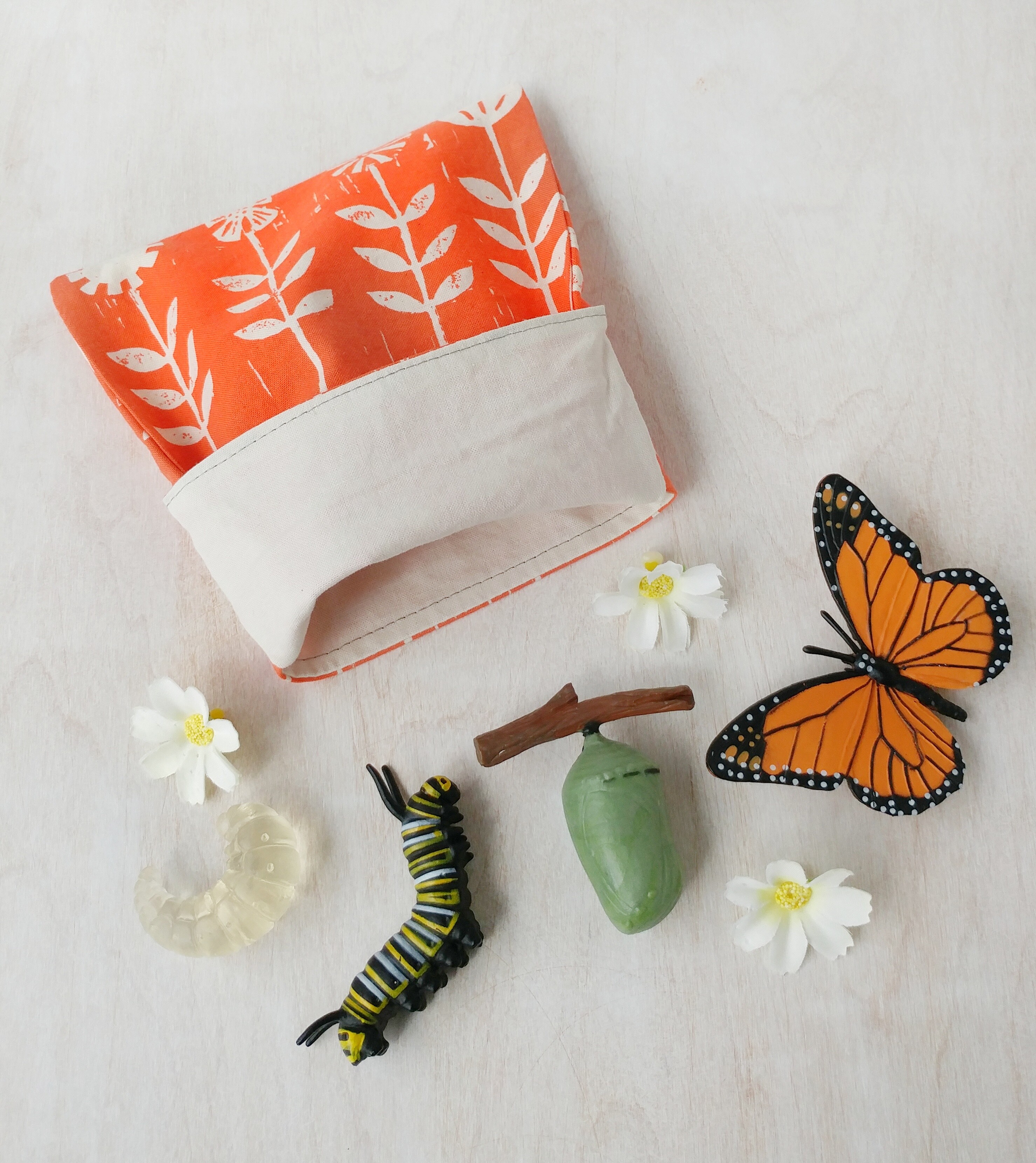 Easy Busy Bag Ideas | Reaching Happy