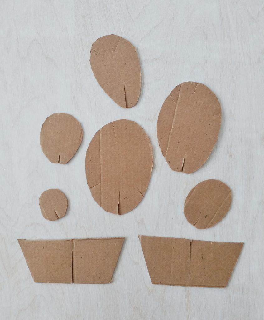 We are sharing an easy Cardboard Cactus Craft | Reaching Happy