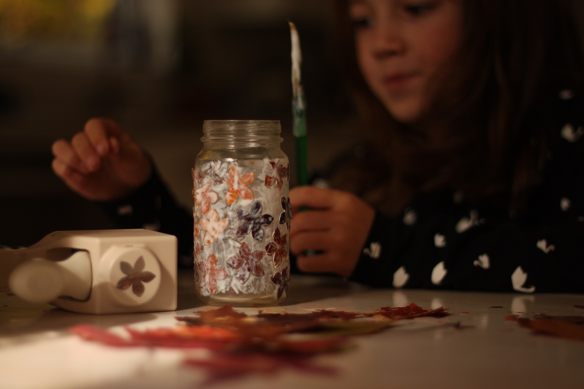 easy fall leaf lanterns | Reaching Happy